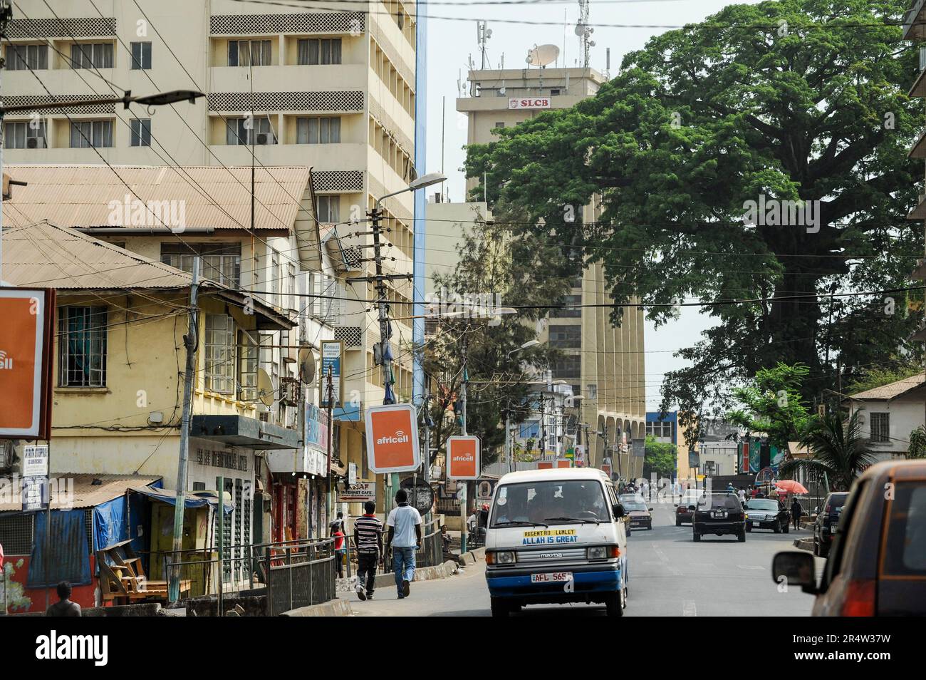 SIERRA LEONE, Freetown, downtown, city centrer, shopping street and ...