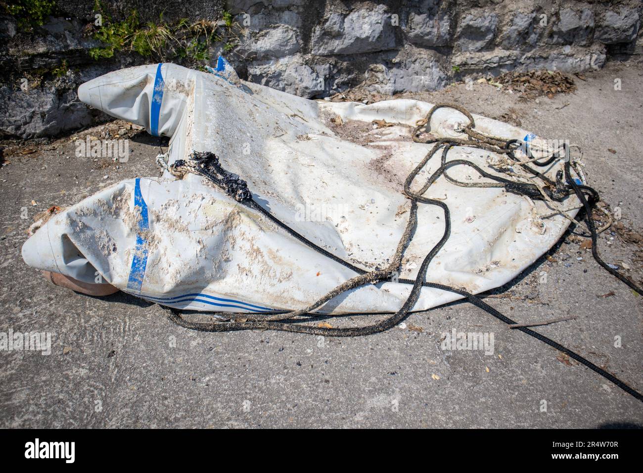 Rubber boat rubber dinghy hi-res stock photography and images - Alamy