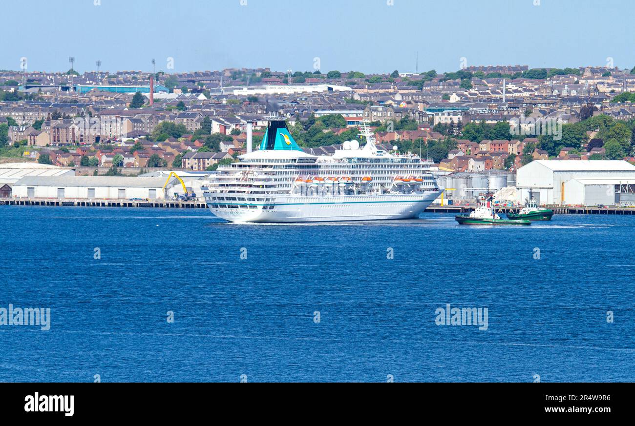 German phoenix reisen cruise lines hi-res stock photography and images ...
