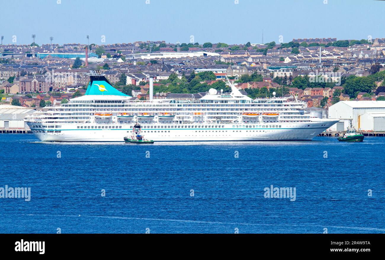 12 day round trip from the united kingdom hi-res stock photography and ...