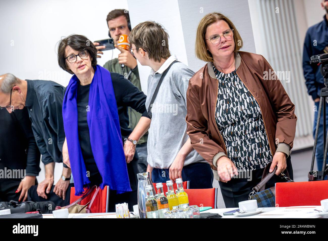 Claudia bernhard hi-res stock photography and images - Alamy