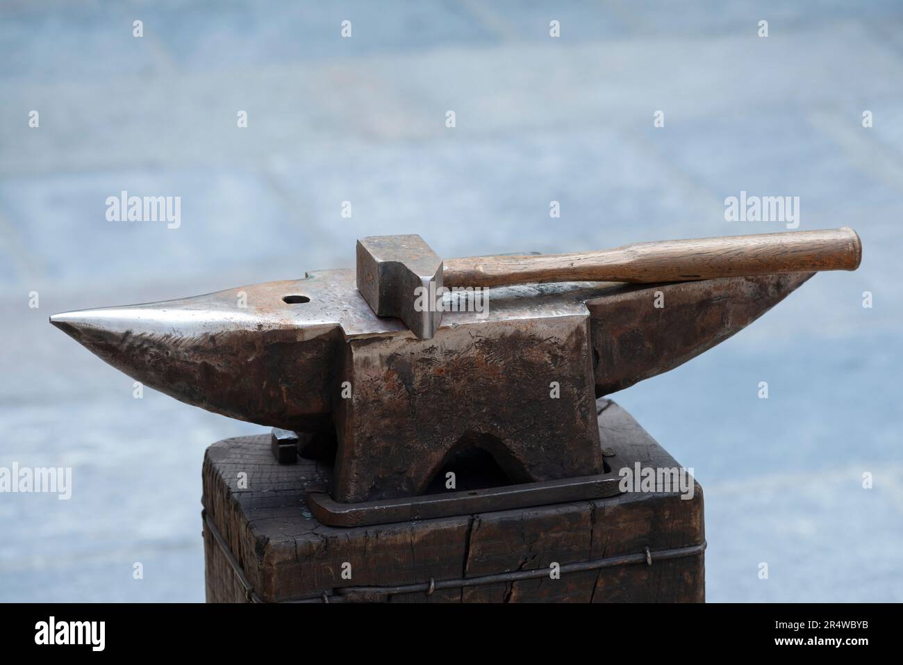 Metallic hammer hi-res stock photography and images - Alamy
