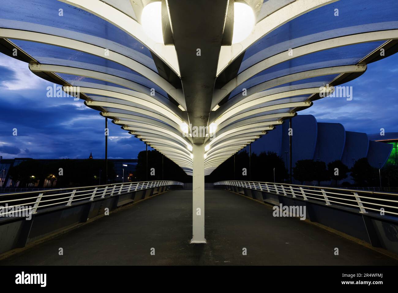 Bell Bridge illuminated at night in Glasgow, Scotland, United Kingdom ...