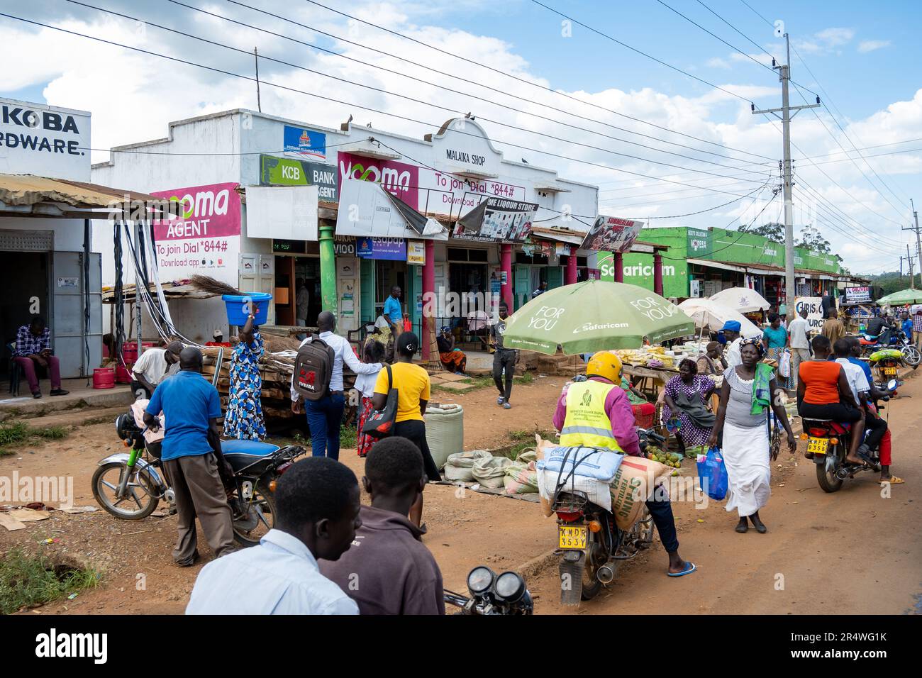Open market along side of the road in a small town. Kenya, Africa Stock ...