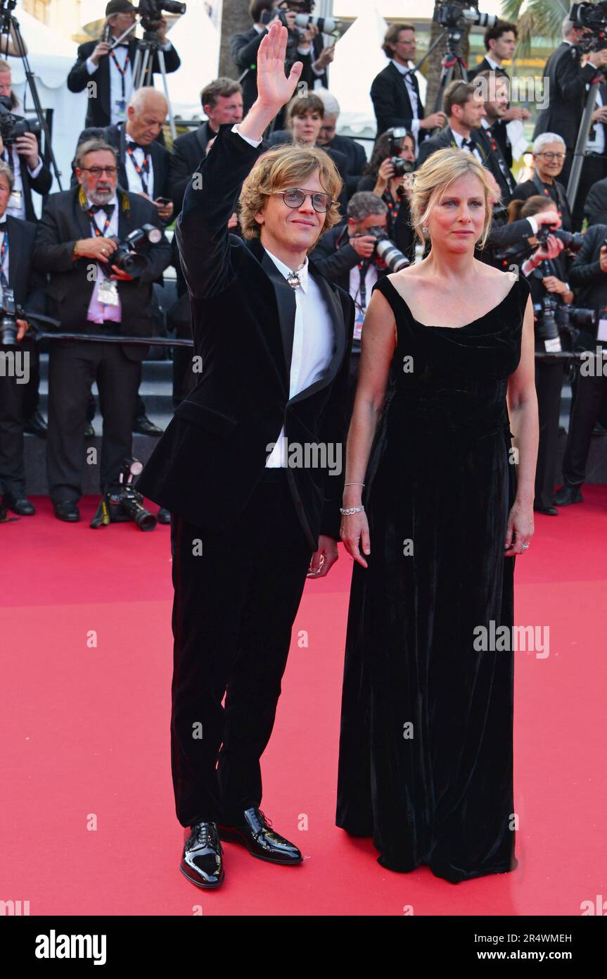 Alex Lutz, Karin Viard (robe Dior) 'The Old Oak' Cannes Film Festival ...