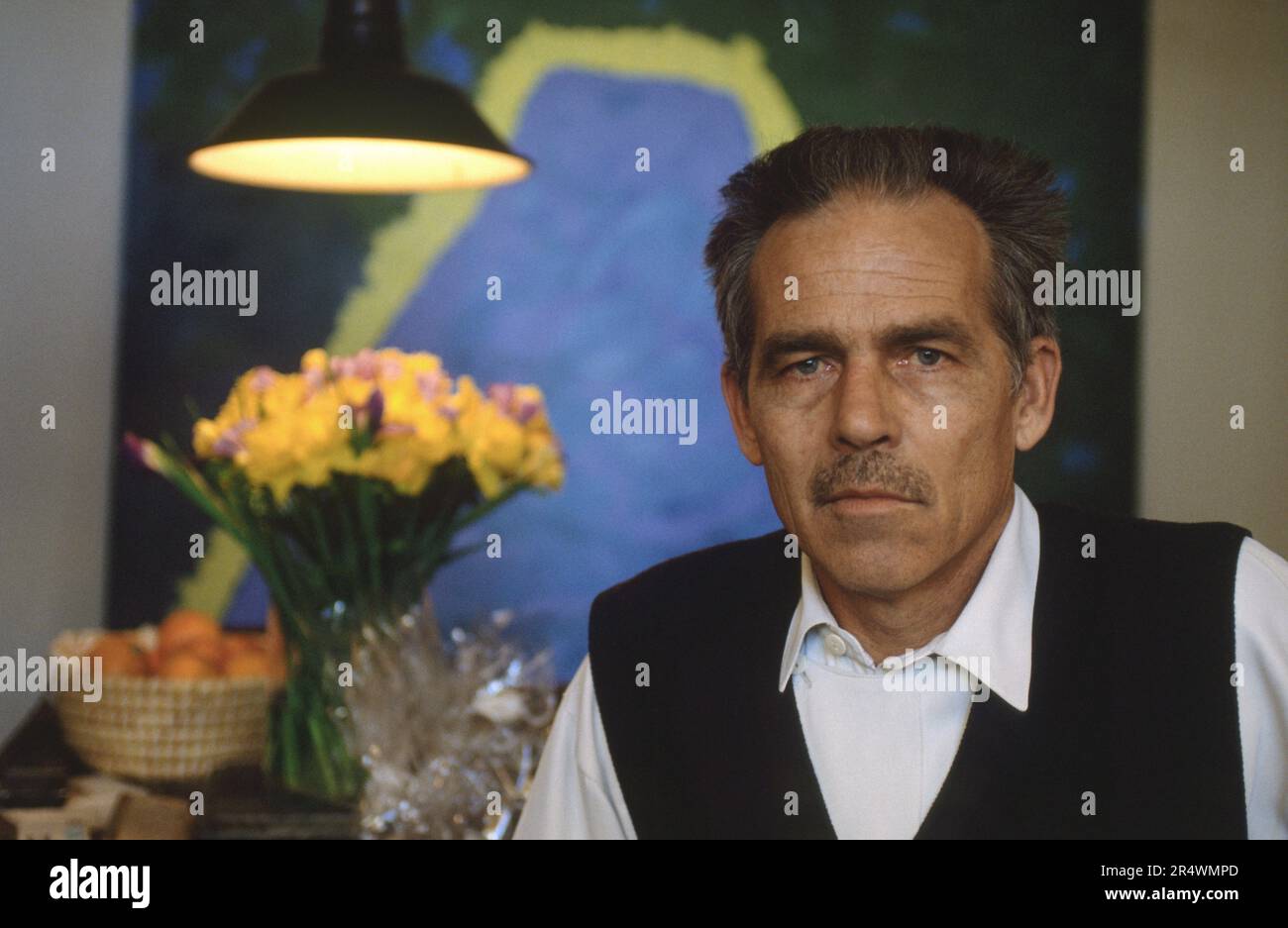 Roberto Platé, Argentinean artist and scenographer, at home in Paris ...