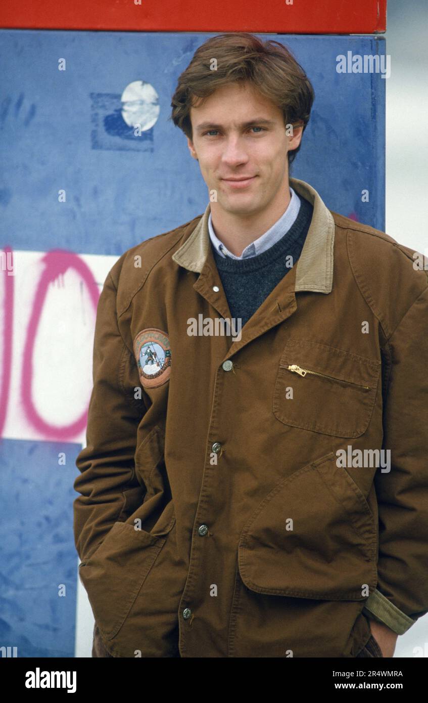 Portrait of the actor Julien Rochefort in 1989. Paris, quays of the ...