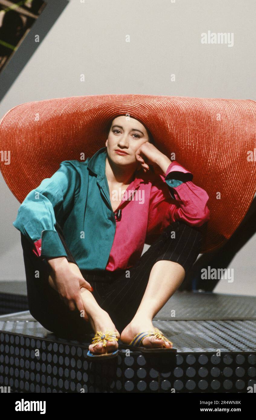 Caroline Loeb, presenter of the TV entertainment programme "De A à ...