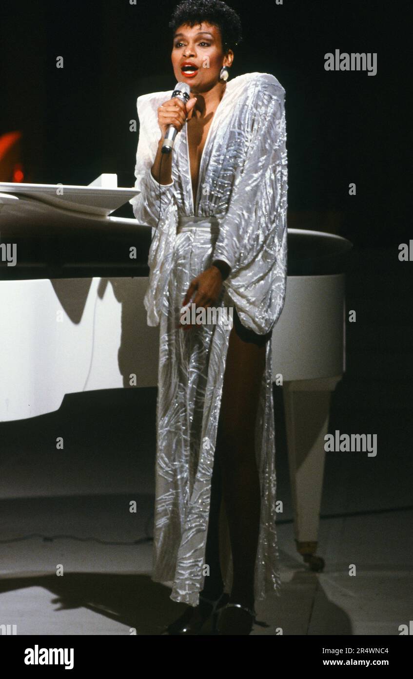American singer and actress Vivian Reed presenting the music show "Les ...