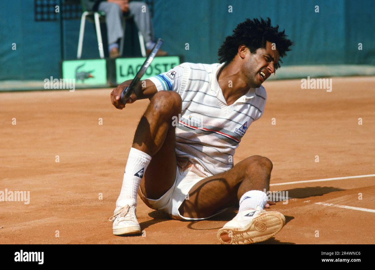Pain fall tennis hi-res stock photography and images - Alamy