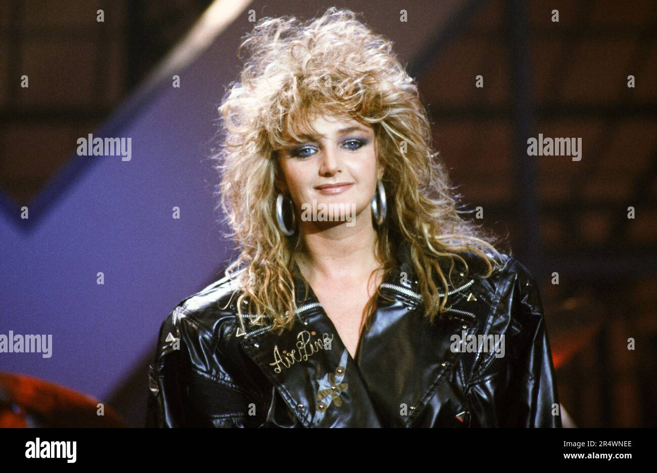British singer Bonnie Tyler on the set of a TV variety show, circa 1985 ...