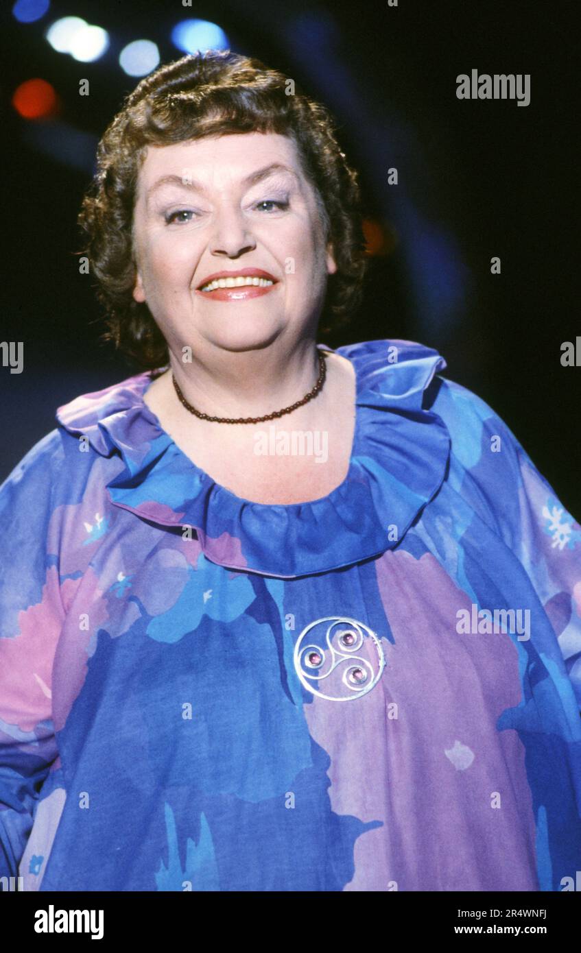 Brenda Wootton, British singer, on the set of the TV show Cadence 3 ...