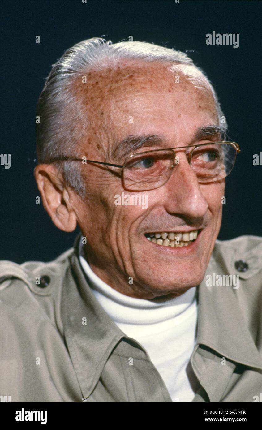 1980s jacques cousteau hi-res stock photography and images - Alamy