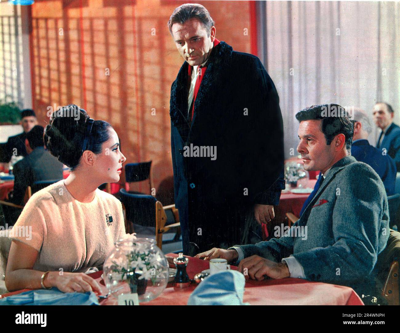 Couple cinema 1960s sitting hi-res stock photography and images - Alamy