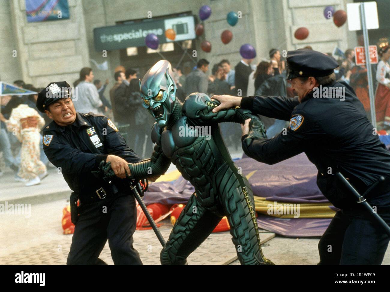 Spider man Year : 2002 USA Director : Sam Raimi Willem Dafoe Stock ... Spider man Year : 2002 USA Director : Sam Raimi Willem Dafoe Stock ...