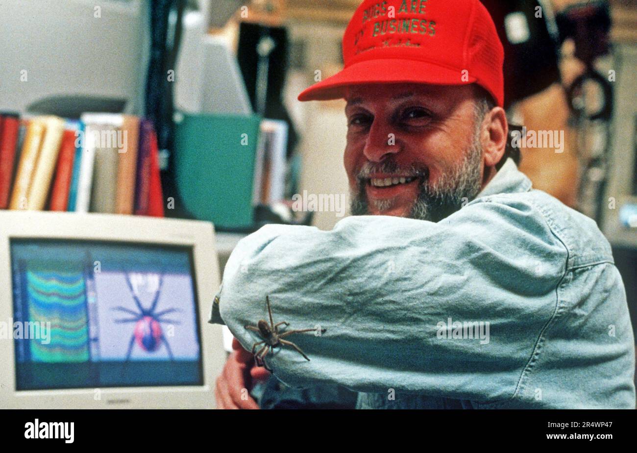 Spider man Year : 2002 USA Director : Sam Raimi Steven R. Kutcher ...