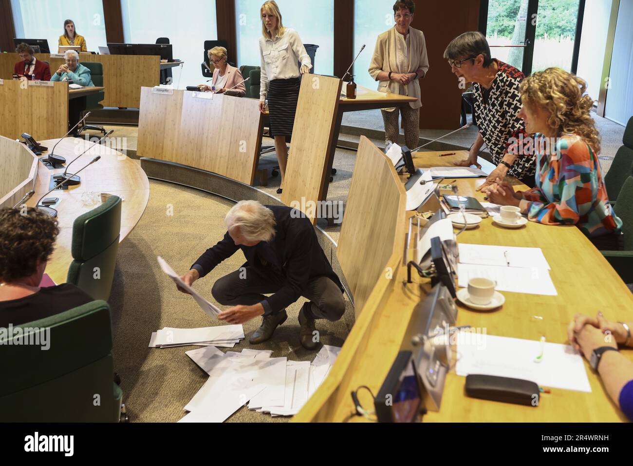Women voting first ballot hi-res stock photography and images - Alamy