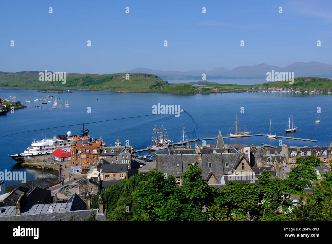 Oban, Scotland, UK. 30th May 2023. Glorious warm and sunny weather in ...