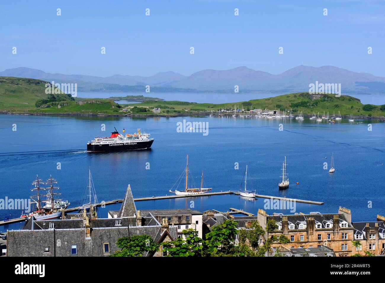 Oban, Scotland, UK. 30th May 2023. Glorious warm and sunny weather in ...