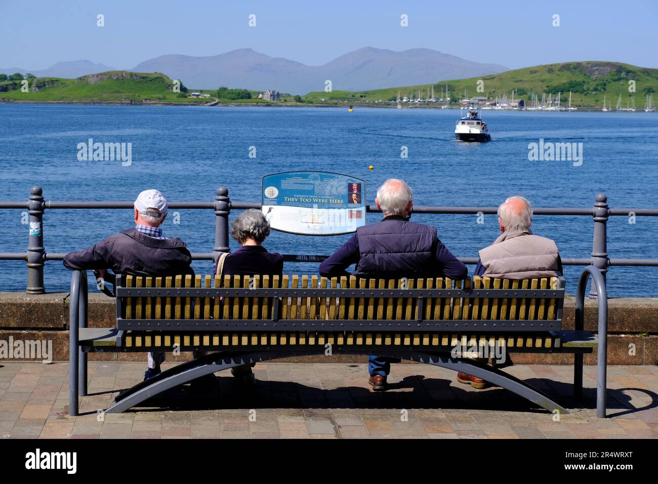 Oban, Scotland, UK. 30th May 2023. Glorious warm and sunny weather in ...