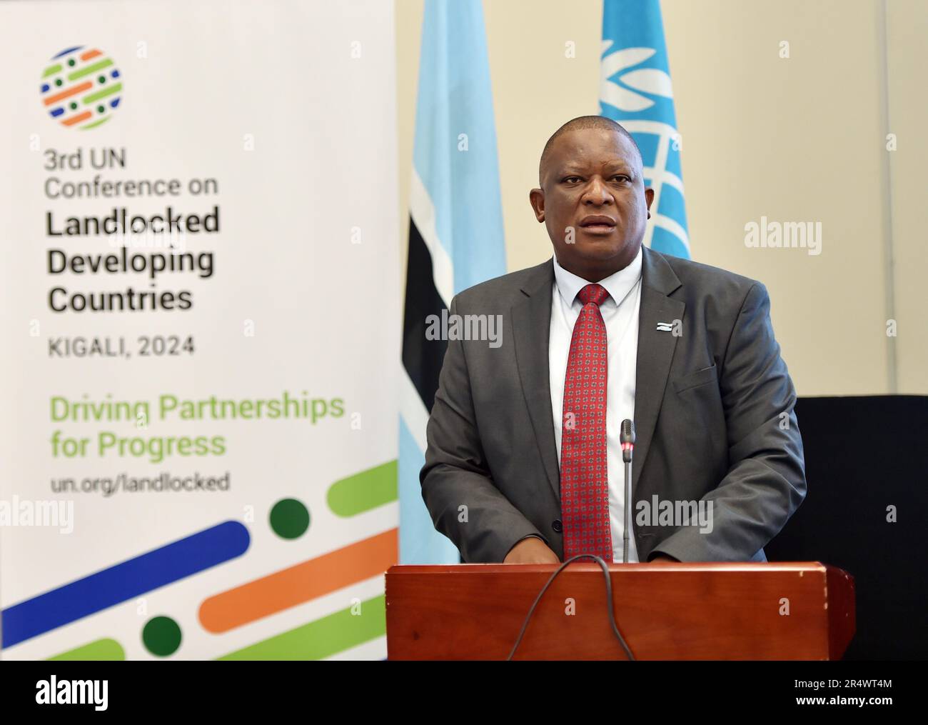 (230530) -- GABORONE, May 30, 2023 (Xinhua) -- Botswana's Assistant ...