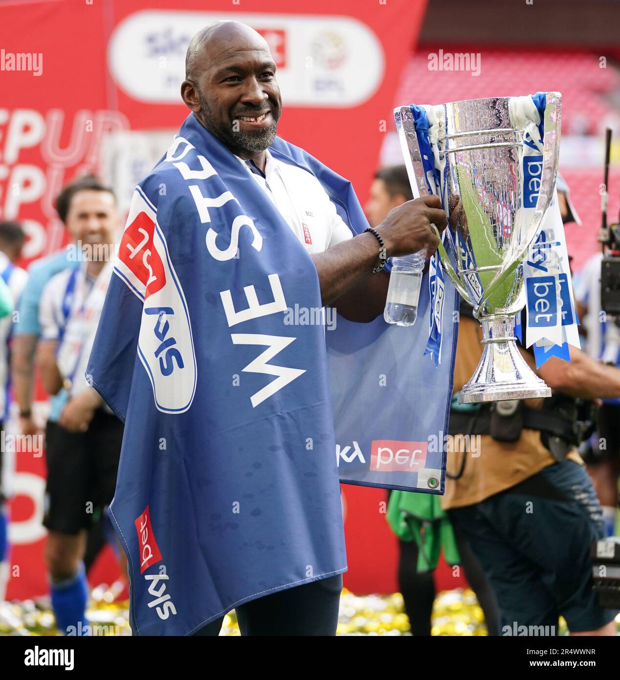 LONDON, ENGLAND - MAY 29: Sheffield Wednesday manager Darren Moore with ...