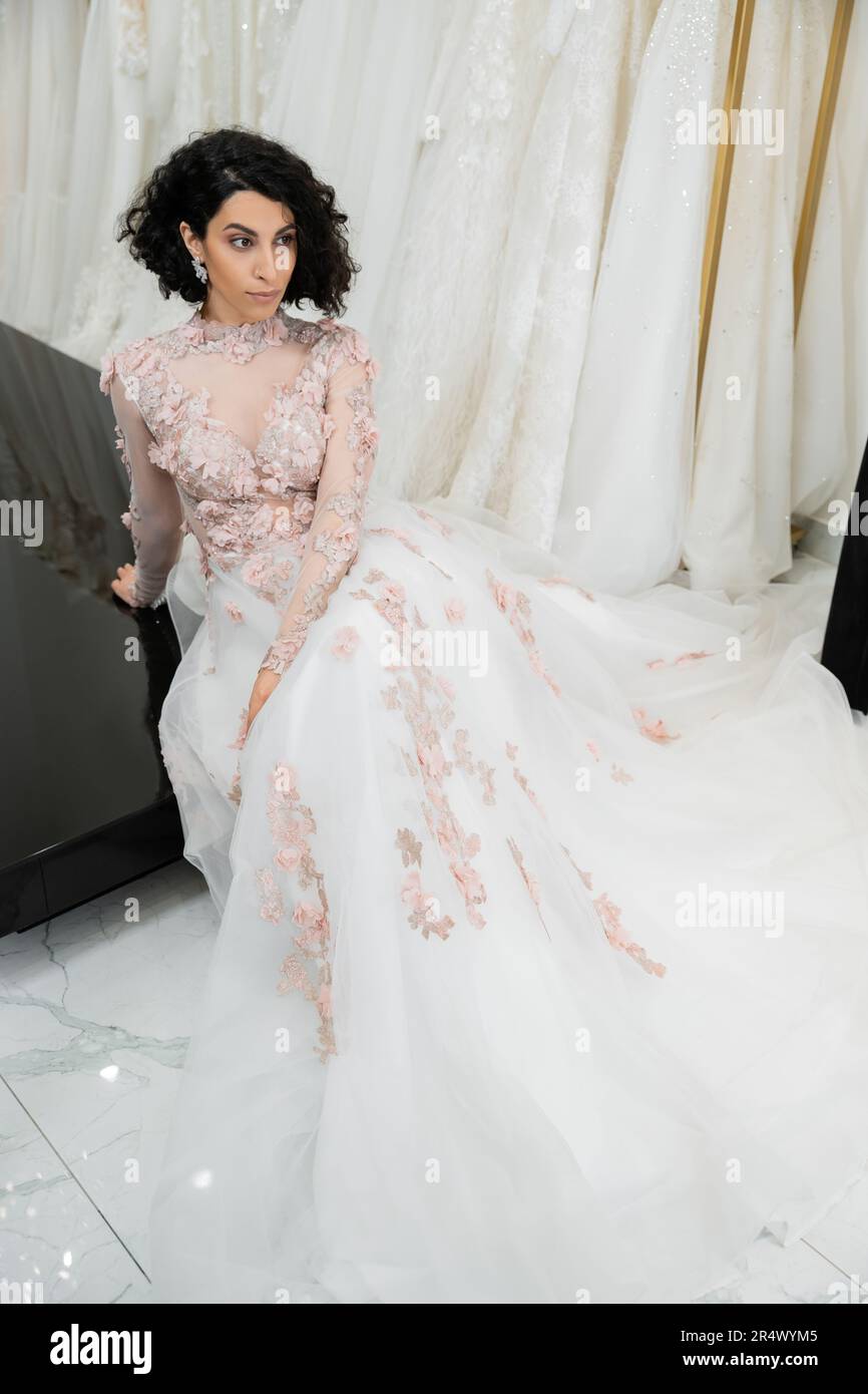 Traditional eastern dresses hi-res stock photography and images - Alamy