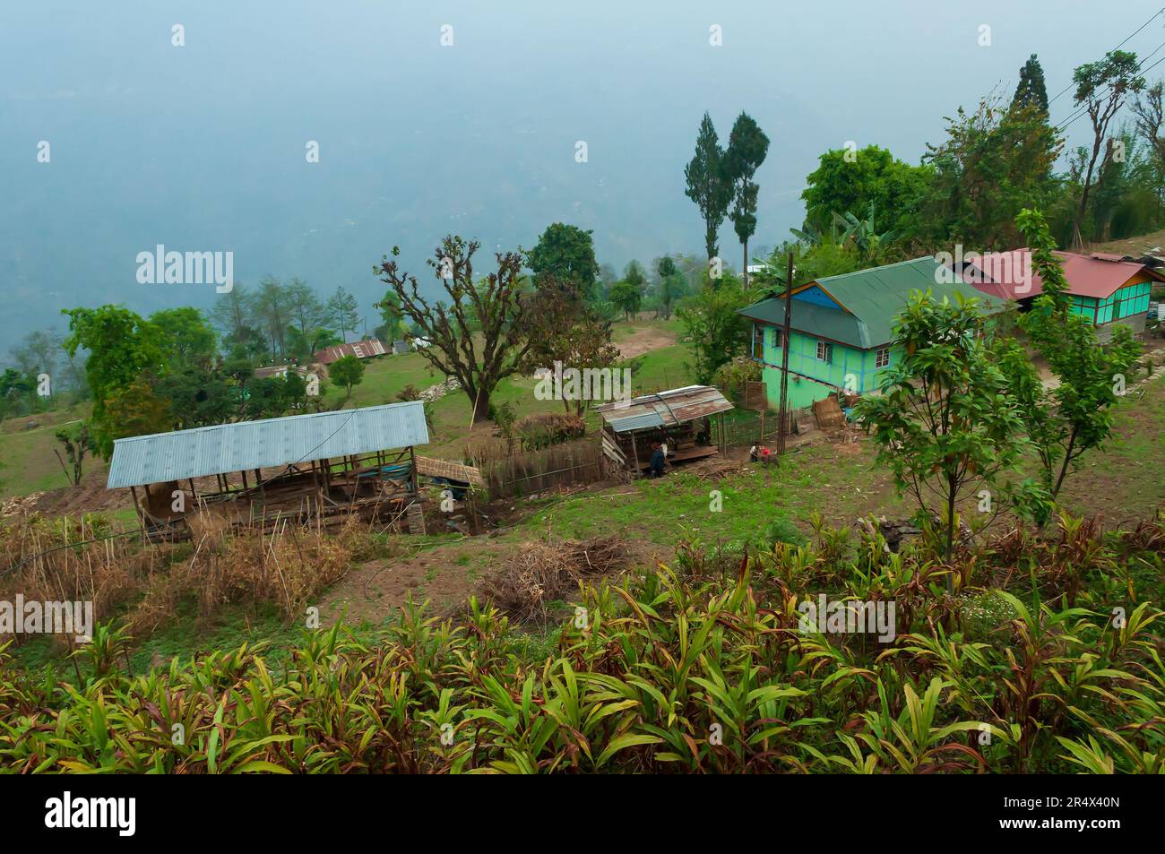 Beautiful morning in mountains of Himalayas, Hee Barmiok village of ...