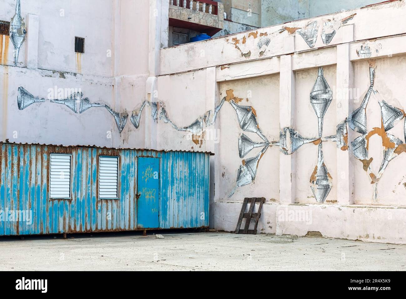 Havana, Cuba: graffiti in wall Stock Photo - Alamy