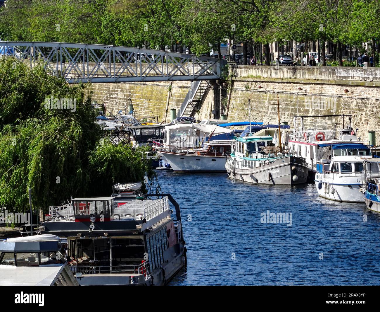 Spring in Paris, France, Europe. Street scenes from a sightseeing ...