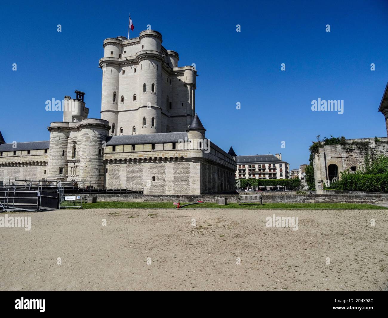 High resolution architectural study of the The Donjon ( Keep} in the ...