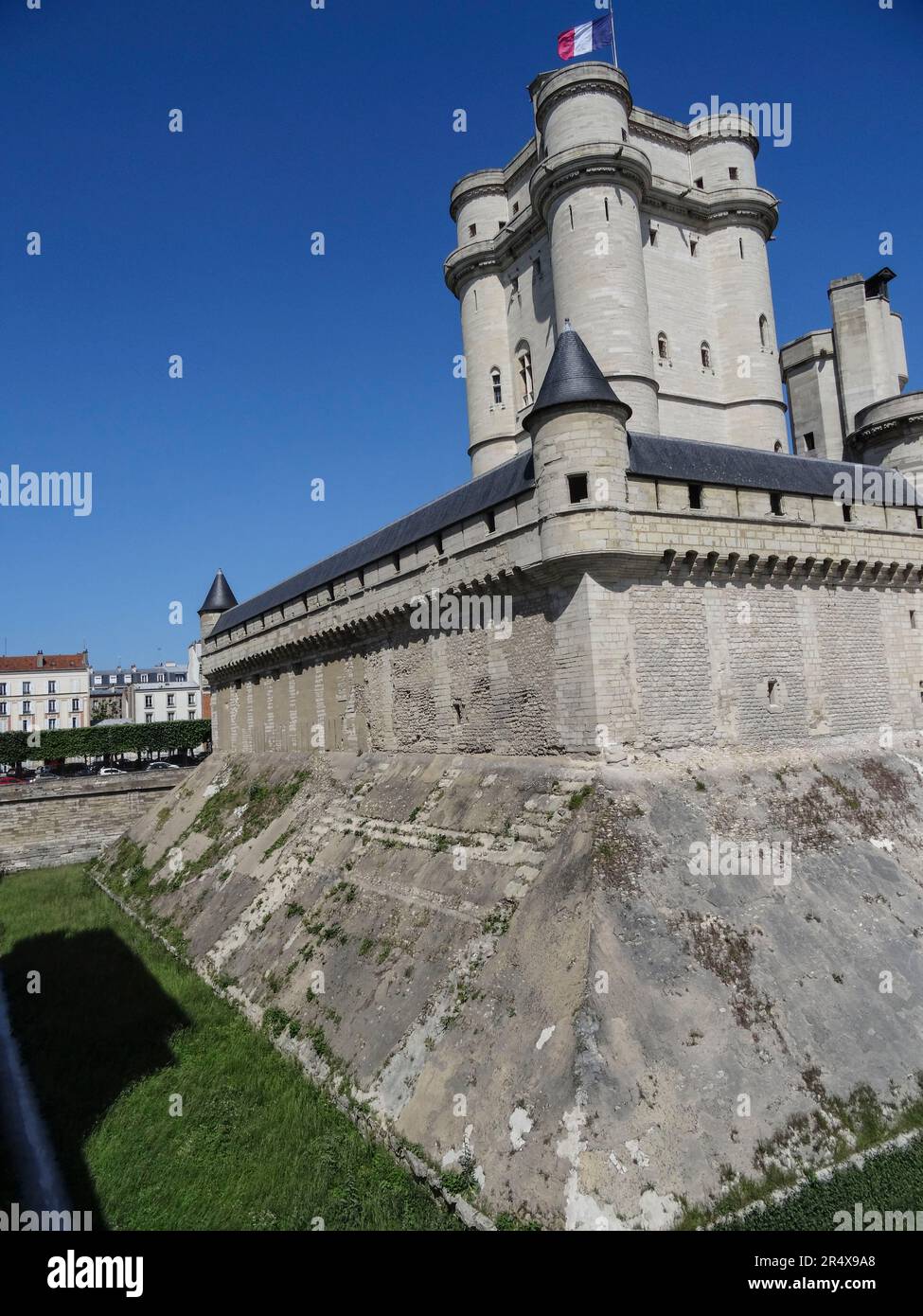 High resolution architectural study of the The Donjon ( Keep} in the ...