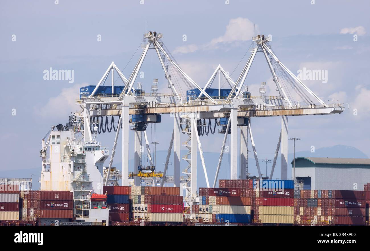 Container Ship at the Port being loaded for shipment Stock Photo - Alamy