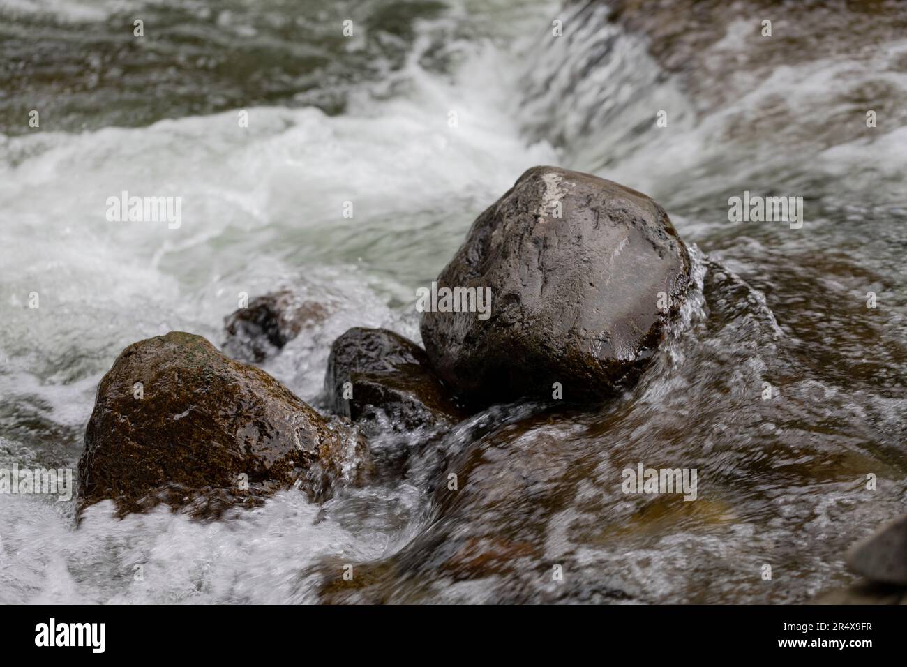 Cascading clear water hi-res stock photography and images - Alamy