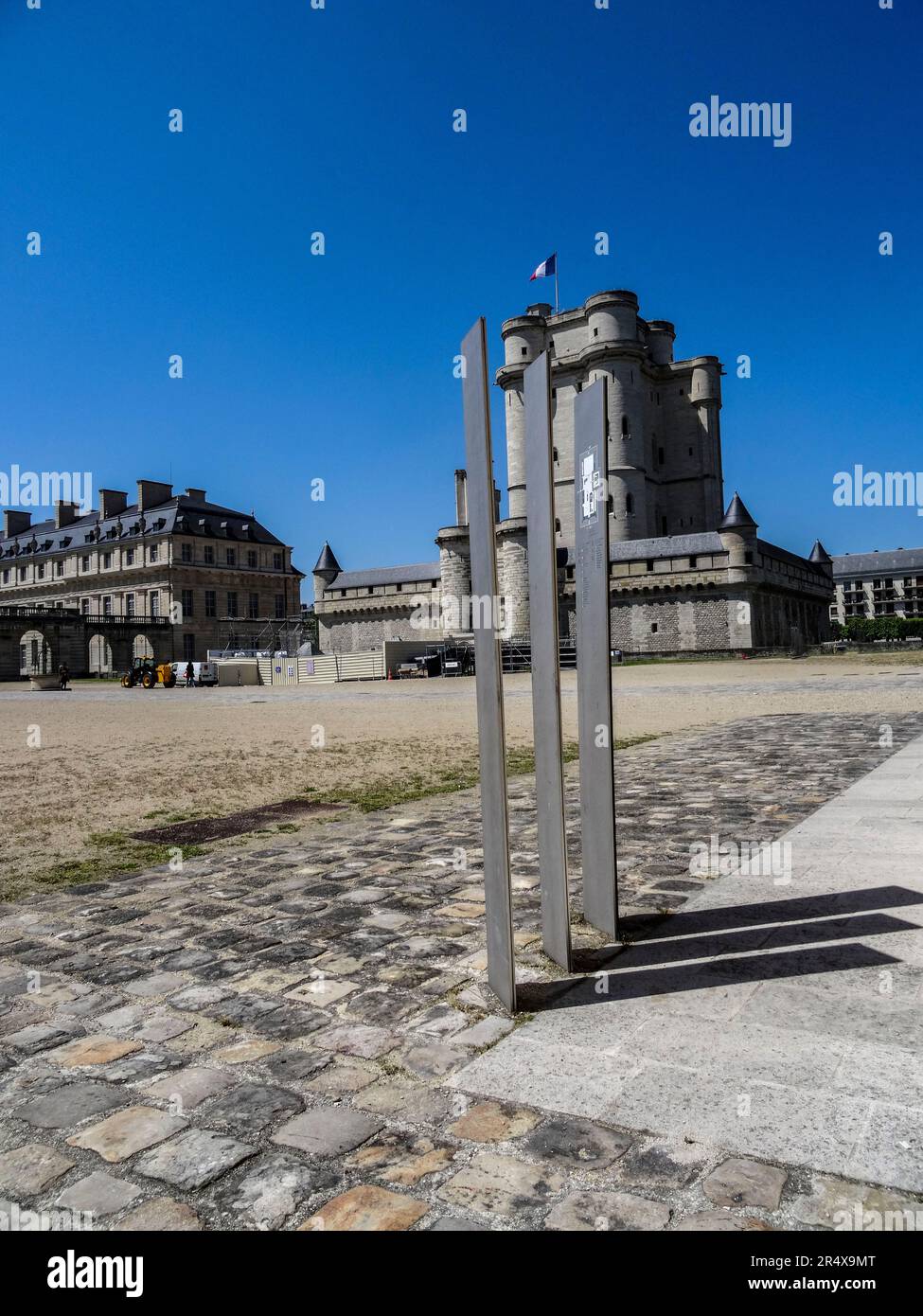 High resolution architectural study of the The Donjon ( Keep} in the ...
