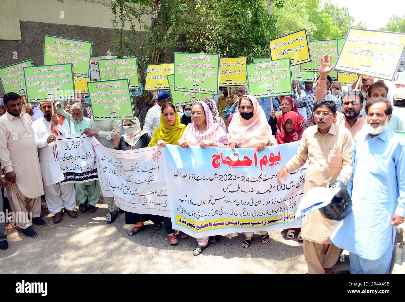 Members of Government Retired Teachers Association Sindh are holding ...