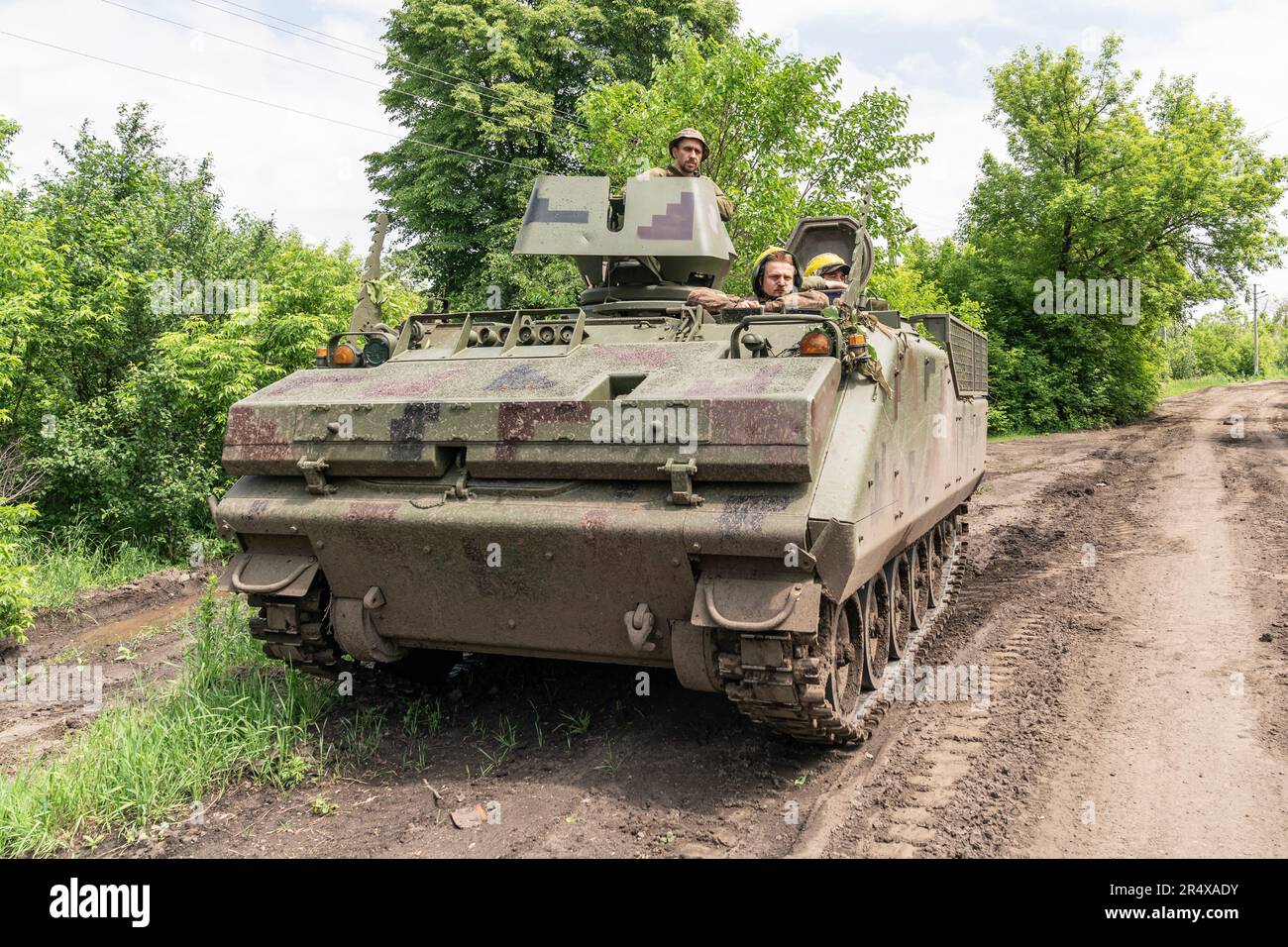 Members of mortar unit of 57th artillery brigade of Ukrainian Army ...