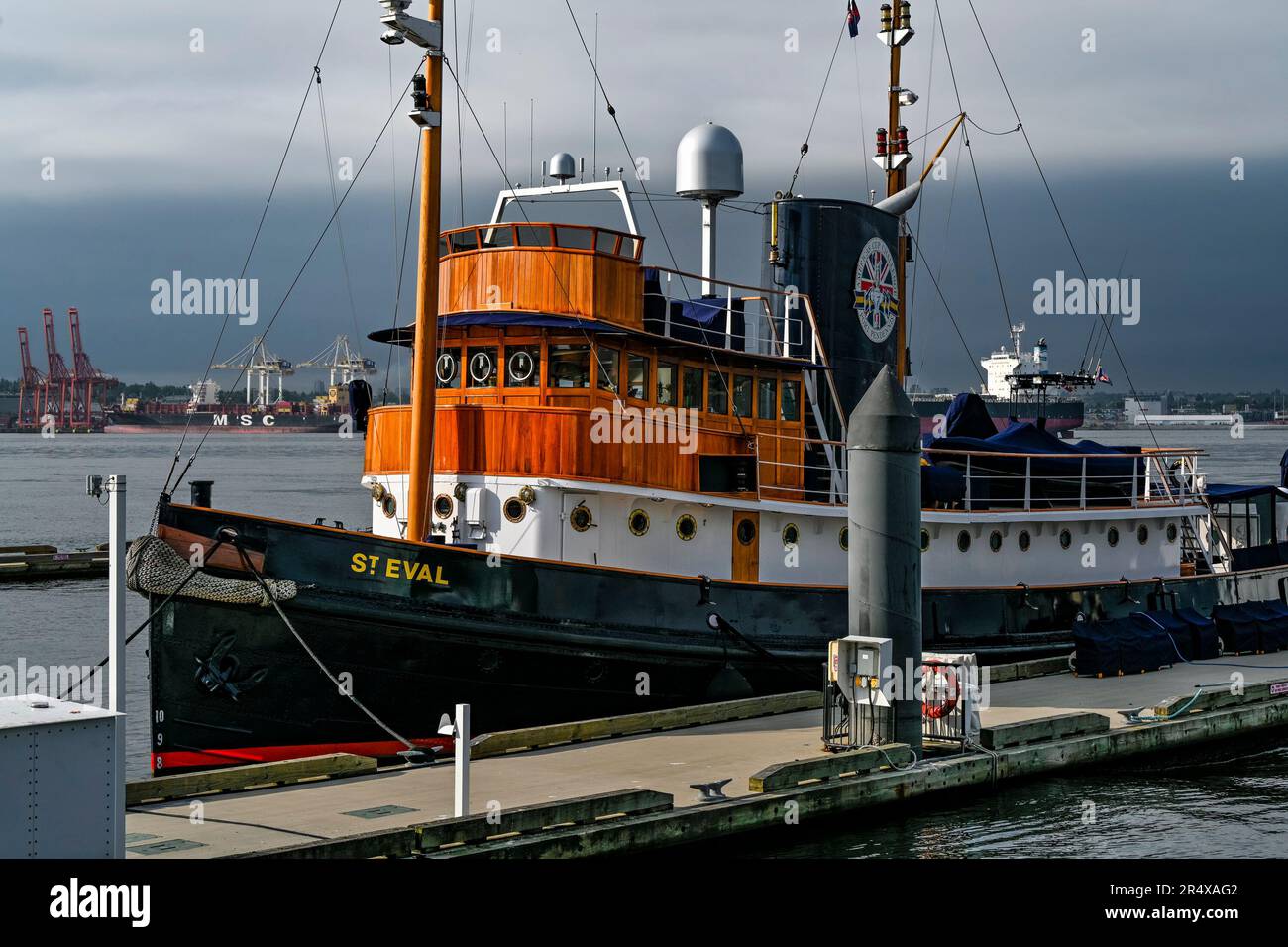 Motor tug hi-res stock photography and images - Alamy