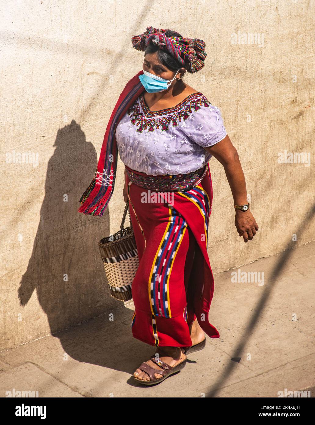 Mayan women in skirts hi-res stock photography and images - Alamy