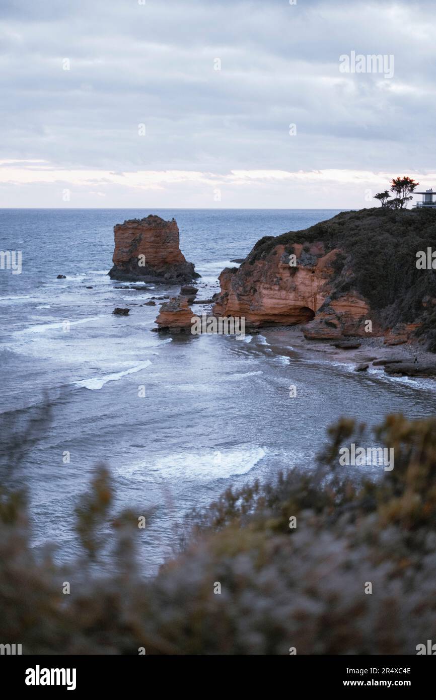 Cliff faces hi-res stock photography and images - Alamy