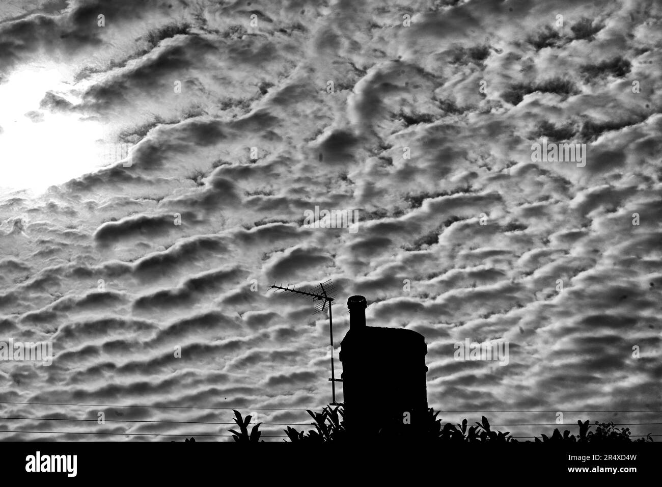 Dramatic backdrops hi-res stock photography and images - Alamy