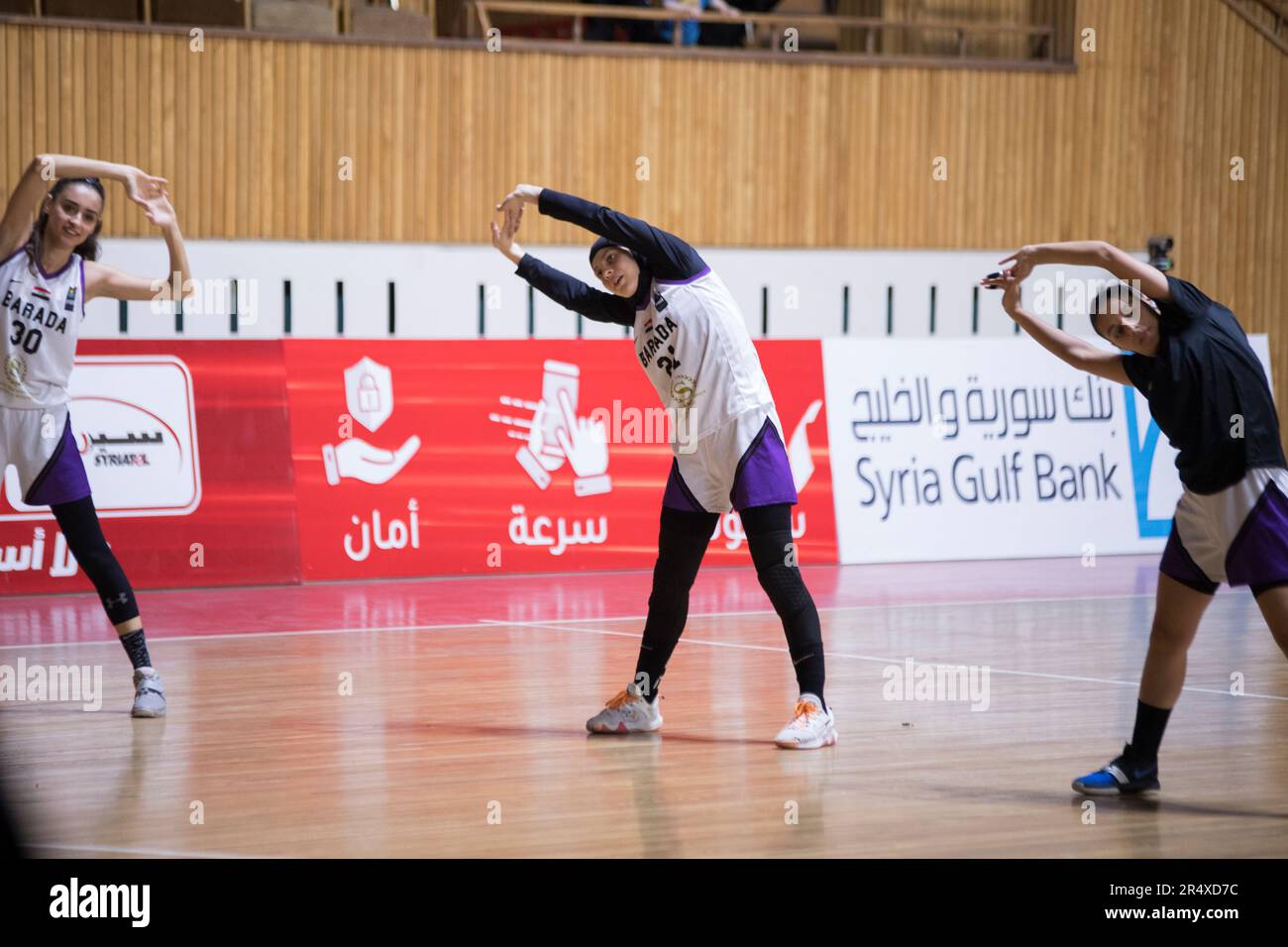 Arab girls basketball hi-res stock photography and images - Alamy