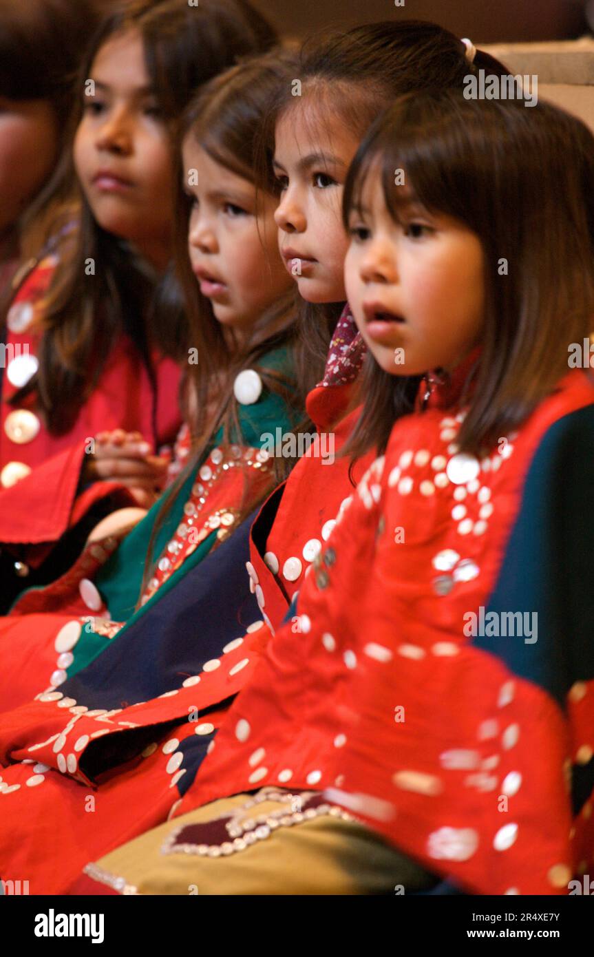 First nations children hi-res stock photography and images - Alamy