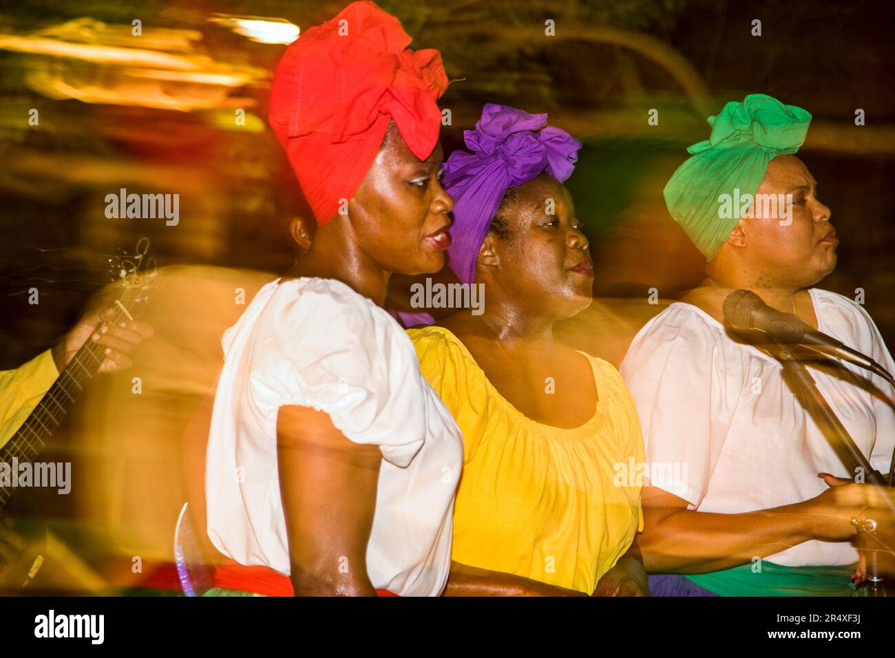 Jamaica dance costumes hi-res stock photography and images - Alamy