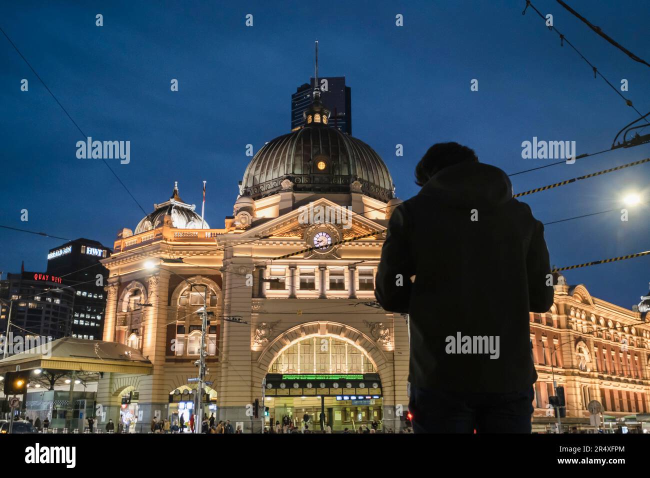 Flinders street station facade hi-res stock photography and images - Alamy