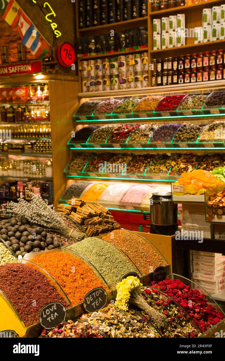 Spice assortment hi-res stock photography and images - Alamy