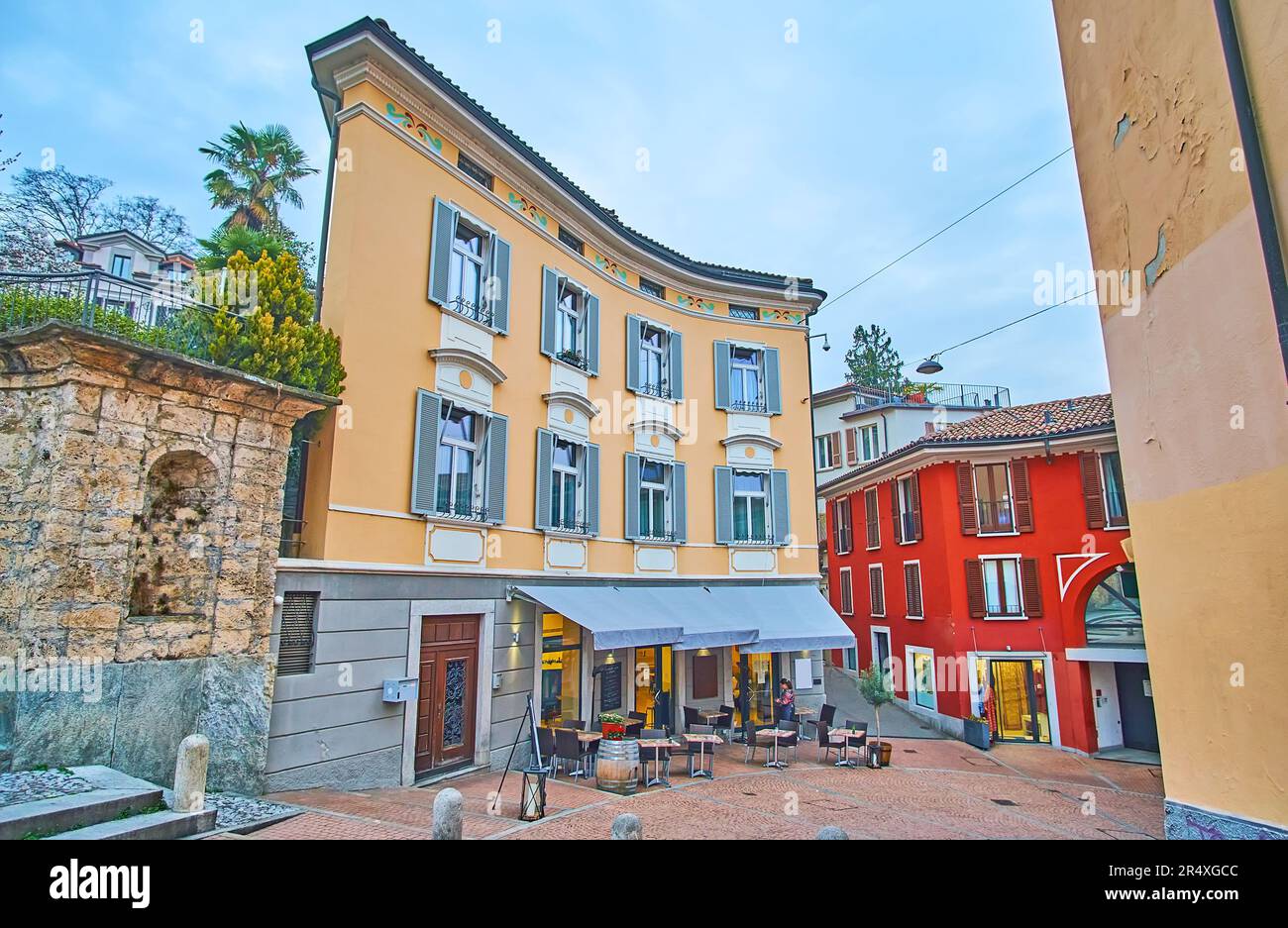 The elegant vintage houses on Via Cattedrale and Via Borghetto in old ...
