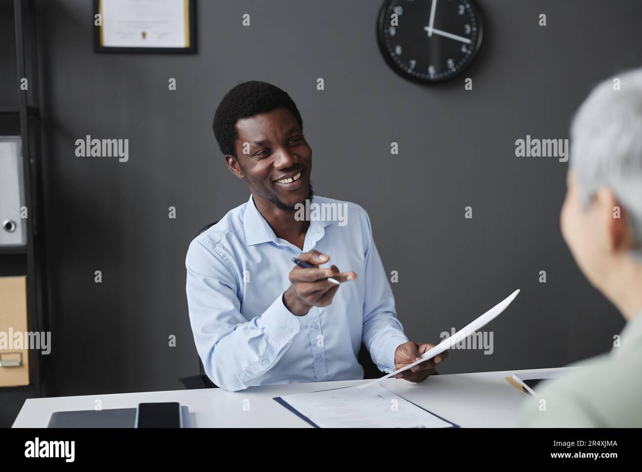 Diversity workplace interview black hi-res stock photography and images ...