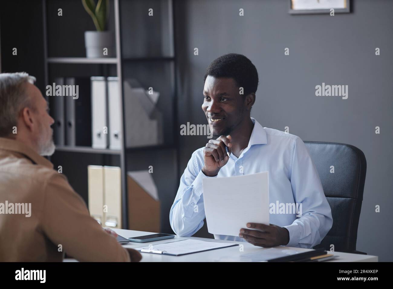 Diversity workplace interview black hi-res stock photography and images ...