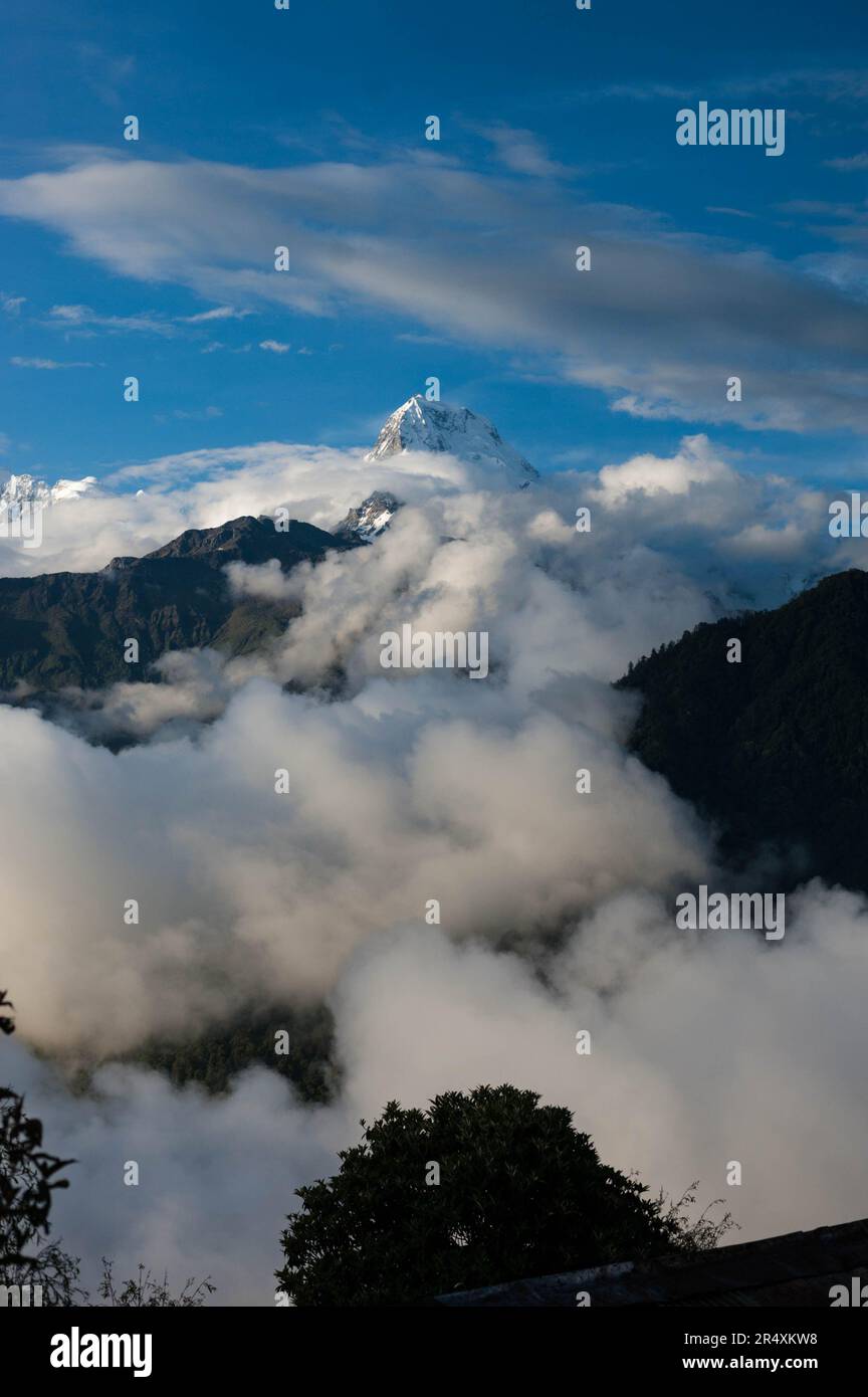 Clouds amongst the mountains hi-res stock photography and images - Alamy